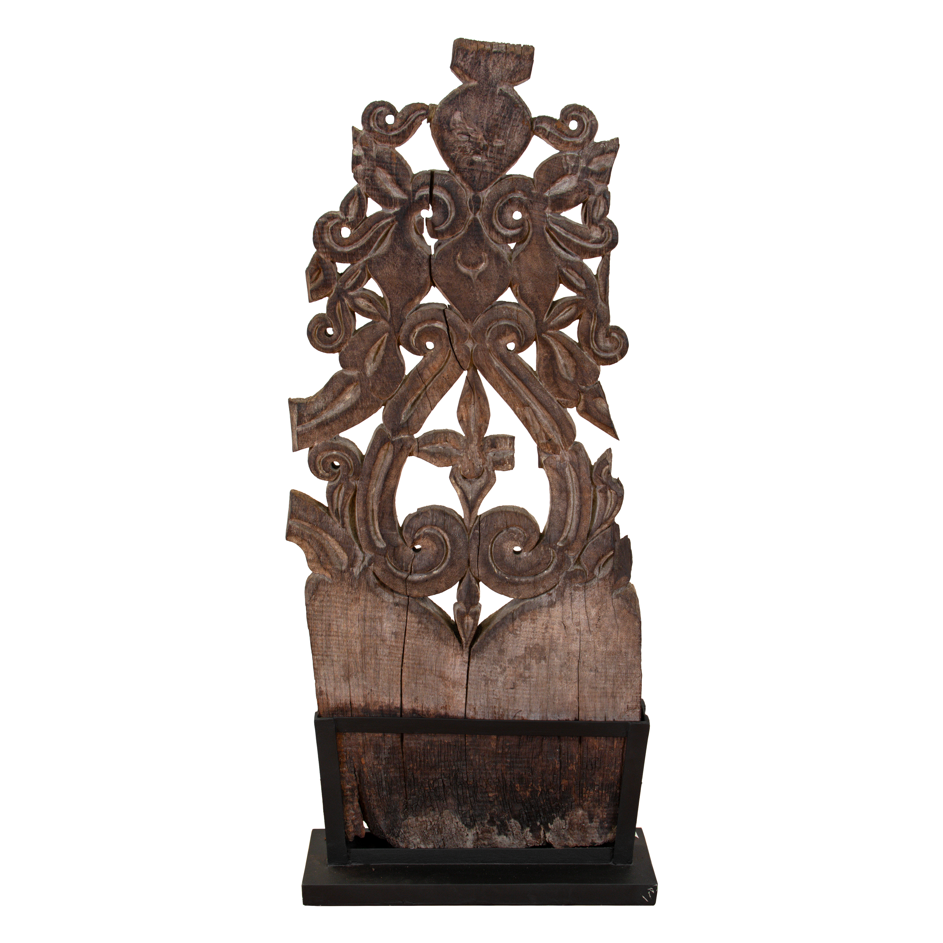 - A pierce-carved Badjao female “sunduk” or grave marker