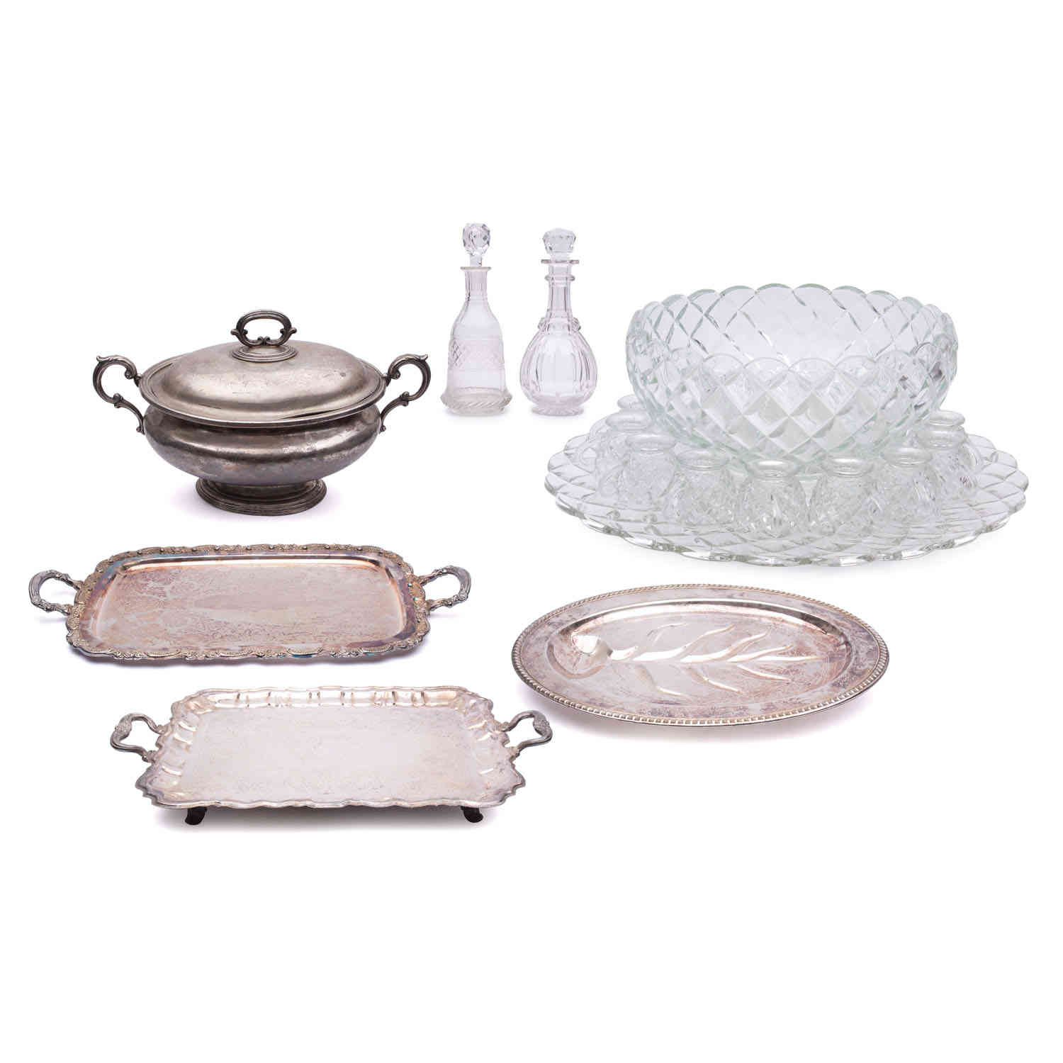 A lot of assorted silver and glassware