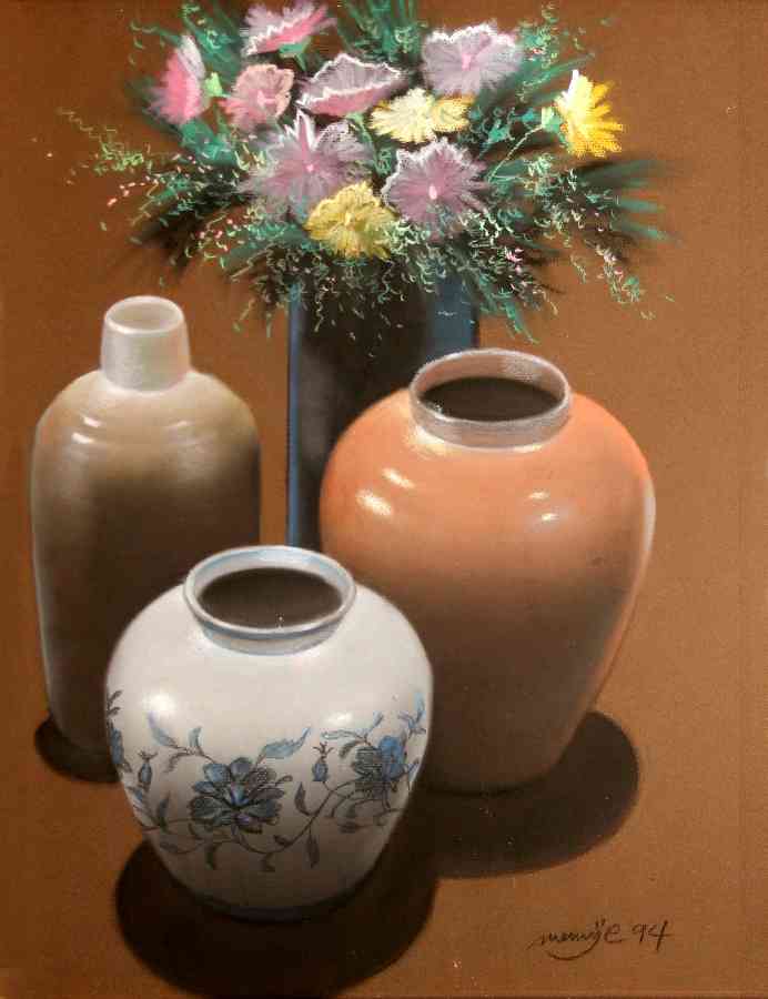 Larry Memije - Untitled (Flower vases)