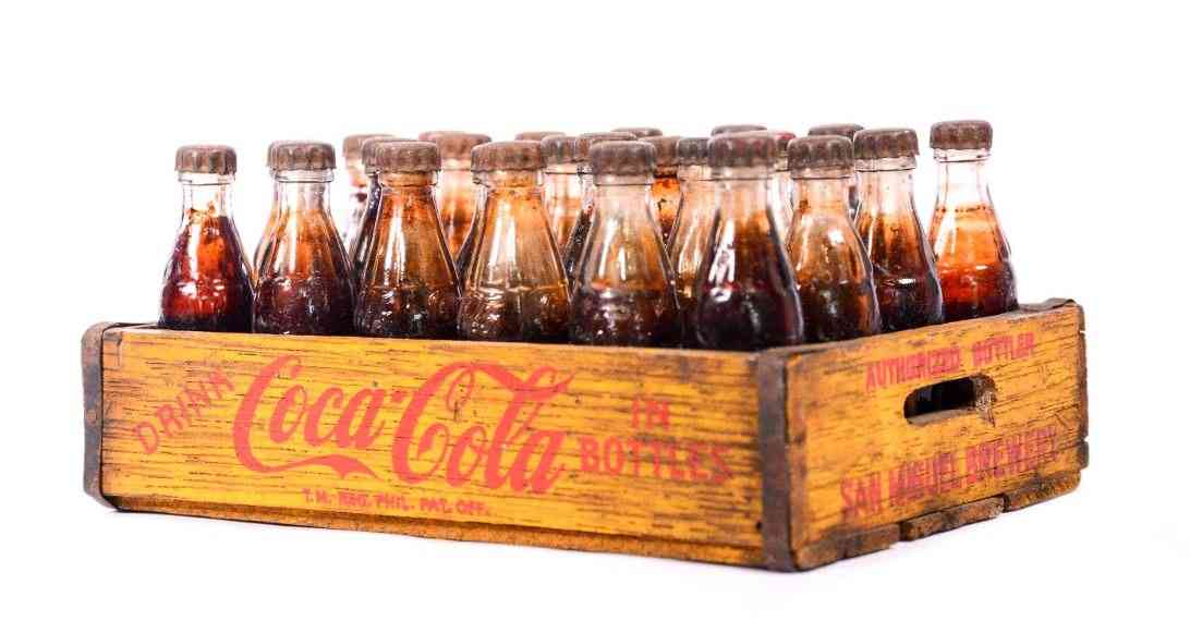 - Coca-Cola Miniature Case with Bottles