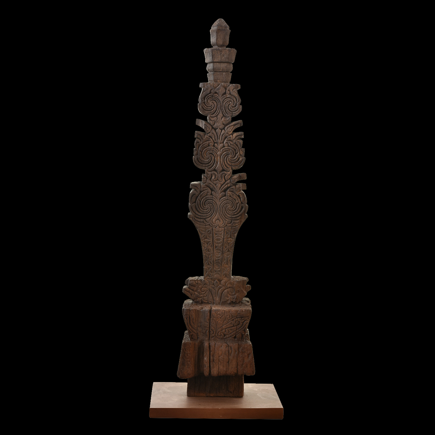 - A grave marker in the form of a totem or Sunduk