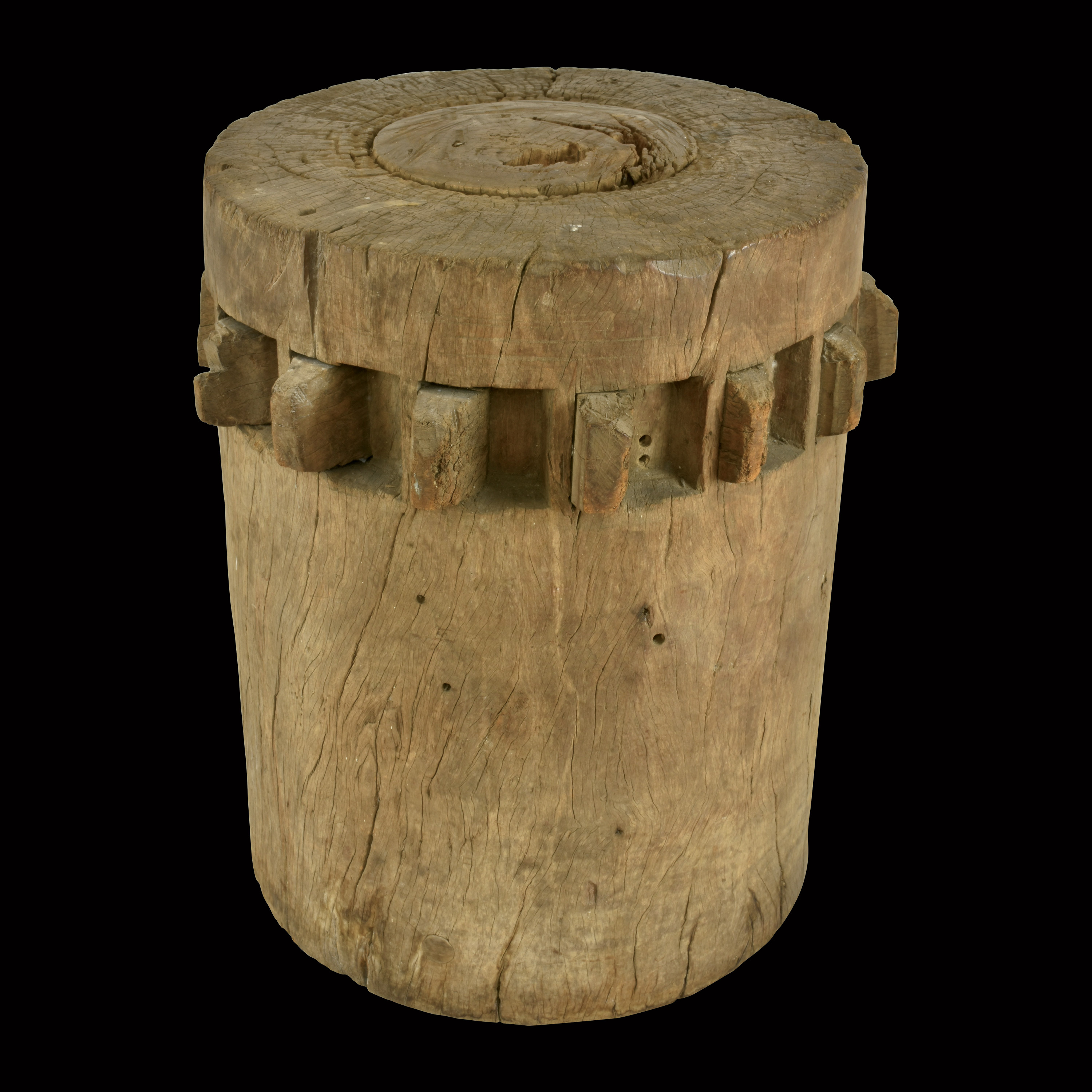 - A sugar cane squeezer or Dadapilan