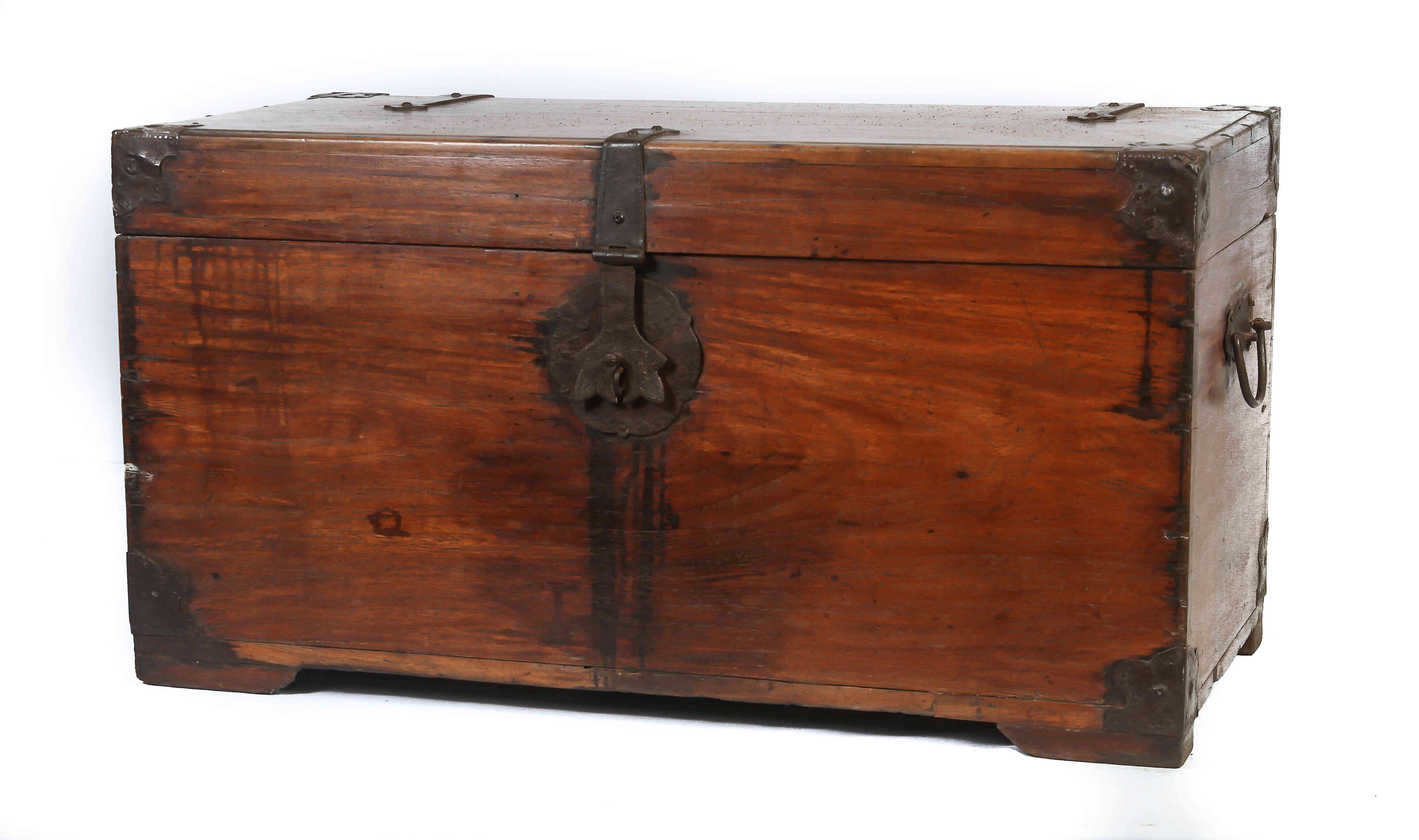 A Philippine hardwood 'baul'