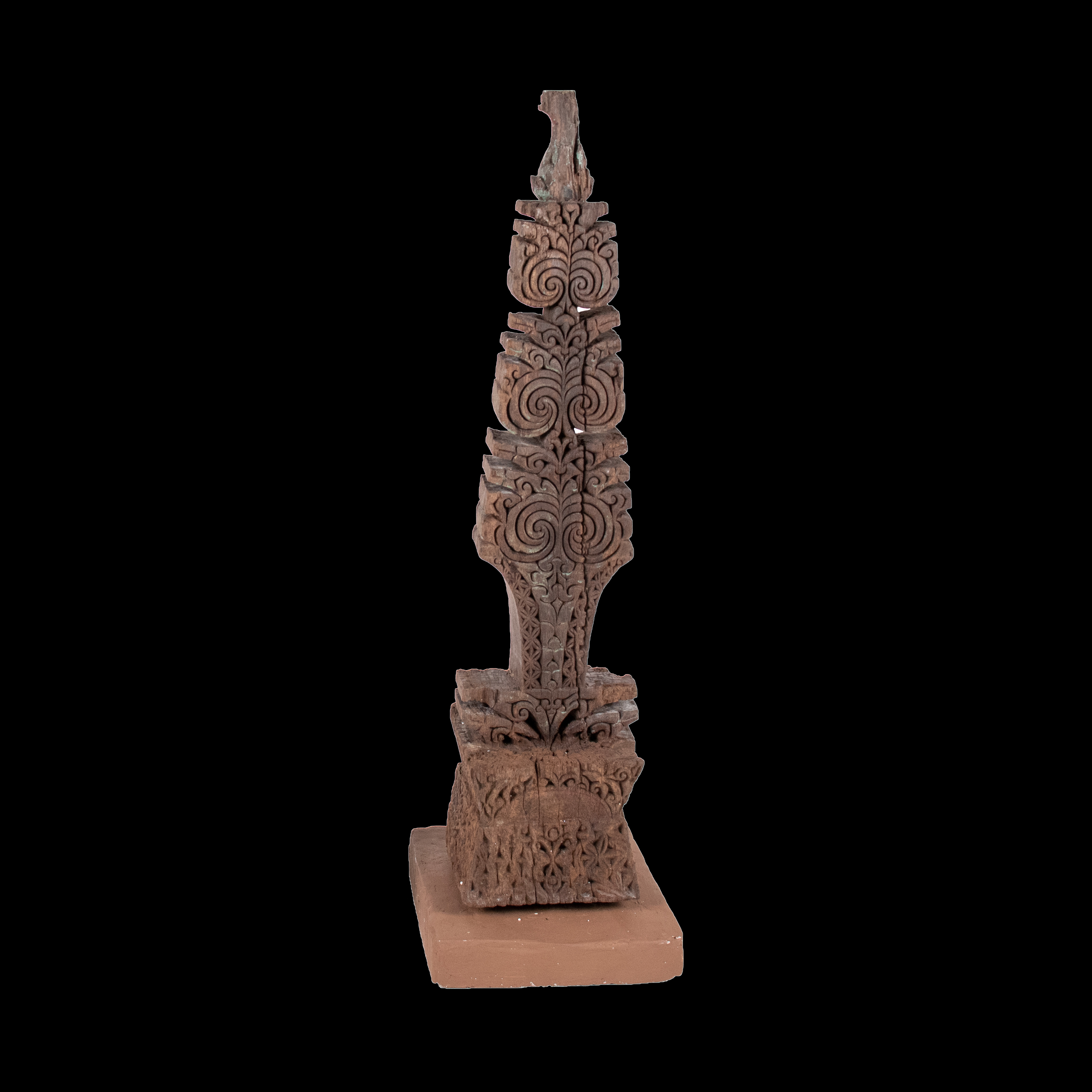 - A carved tower grave marker (Sundok)