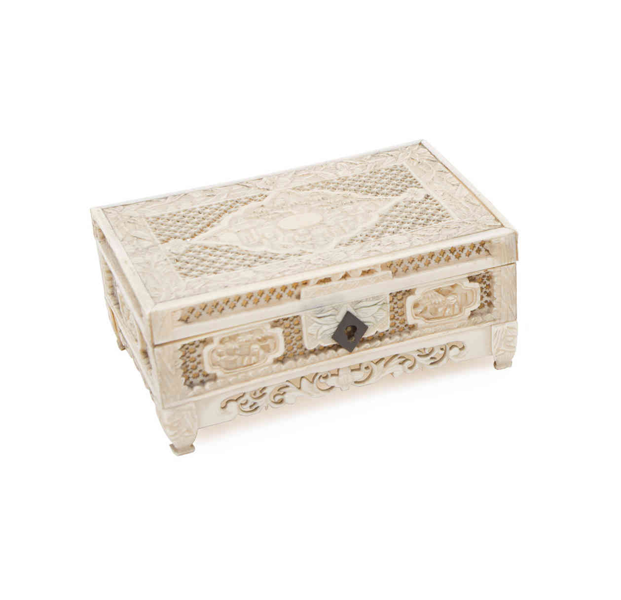 An ivory jewelry case