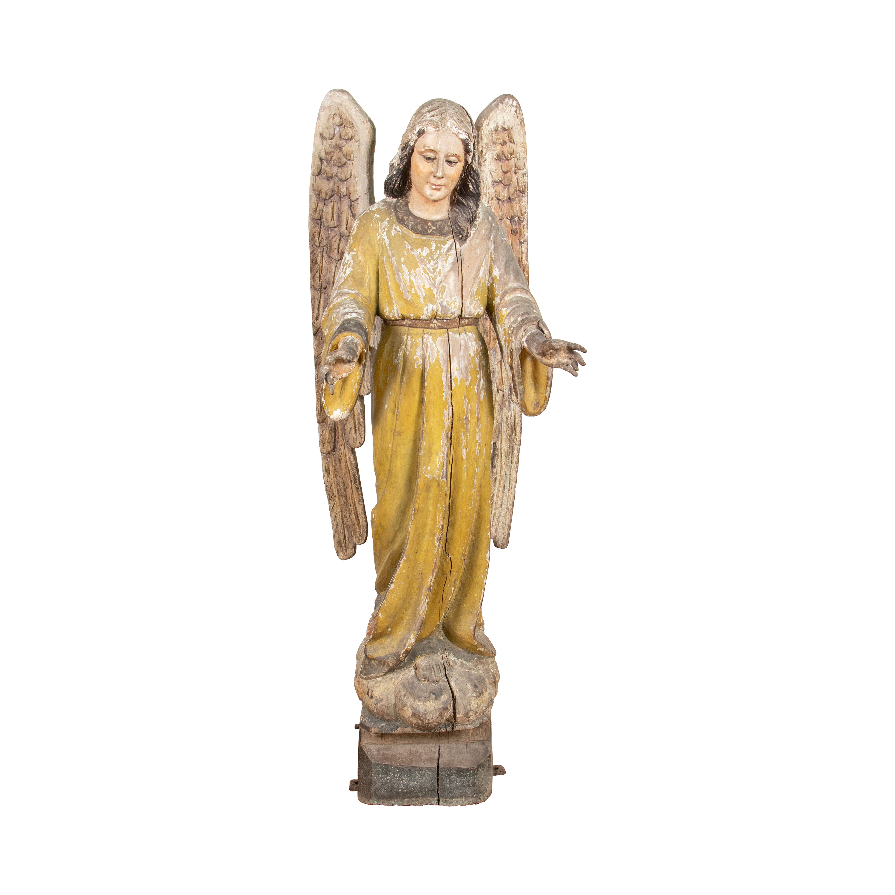 - A de tallado life-size angel with highly-detailed wings