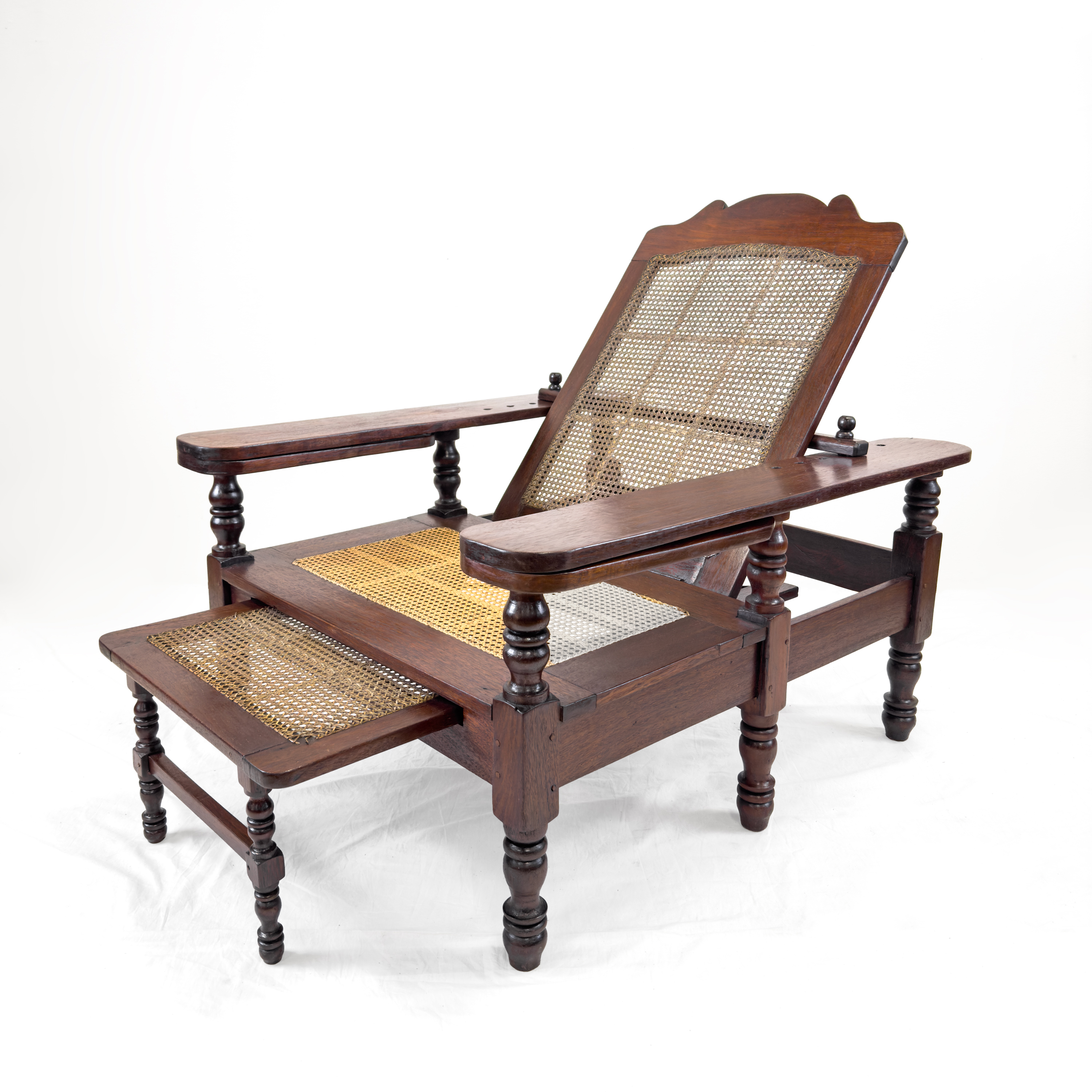 - A plantation style reclining chair / daybed